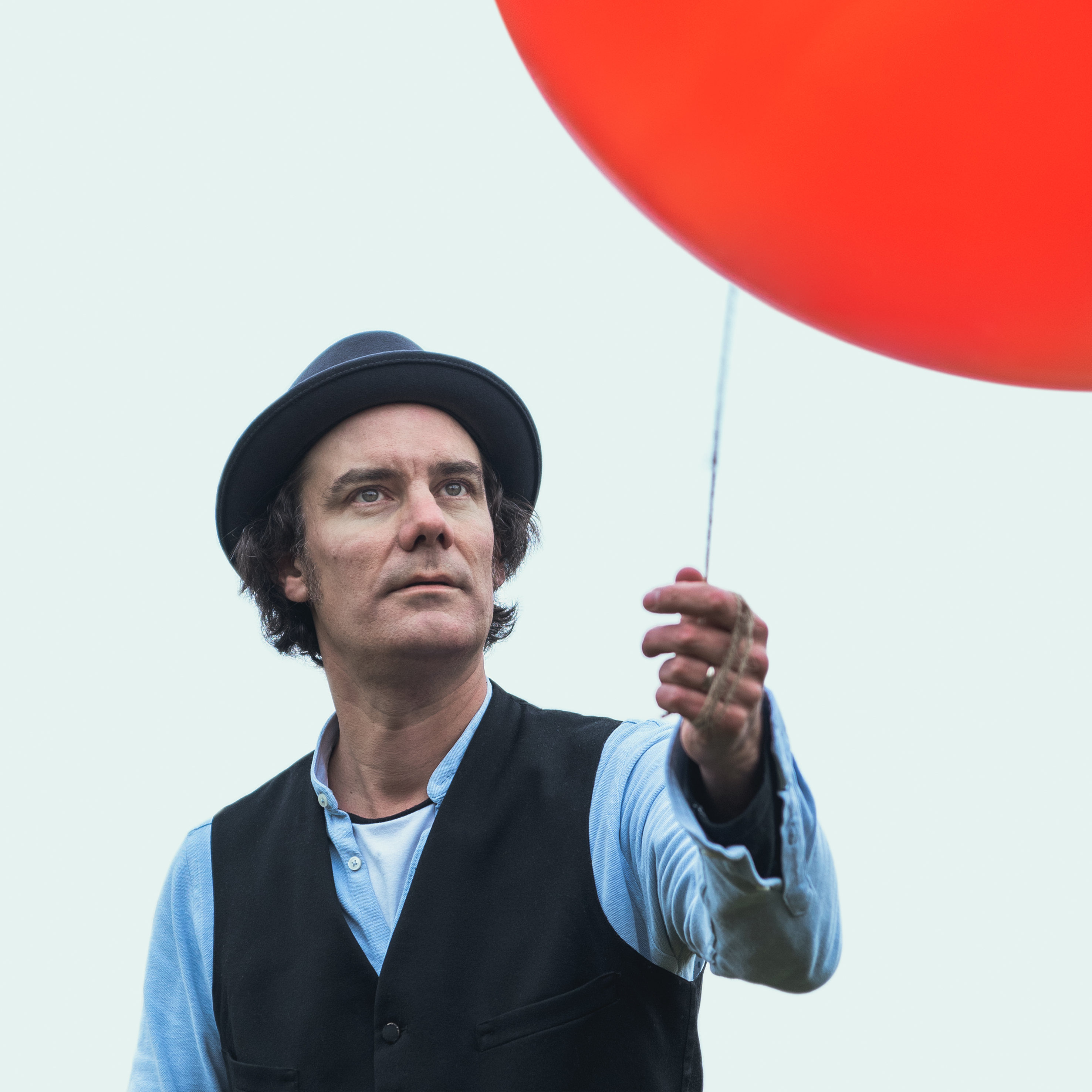 James Harries vydal novou desku, vyprodává koncerty a míří do Valmezu ...